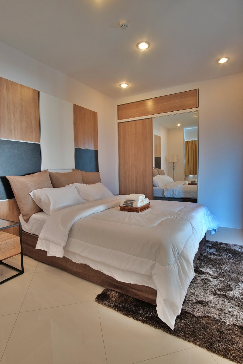 Home - Diamond suite condominium